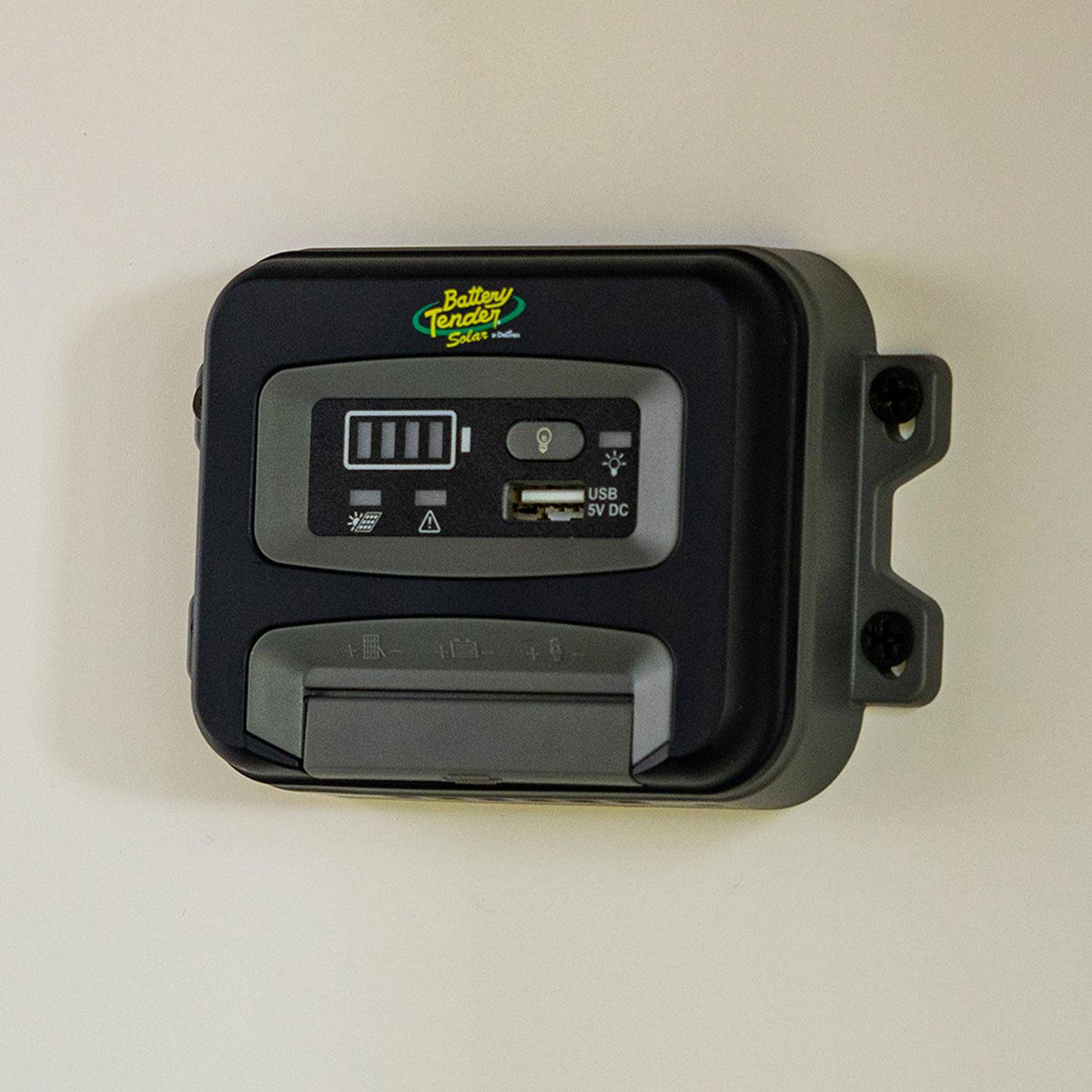 10 AMP, 12V/24V PWM Solar Charge Controller | Battery Tender®