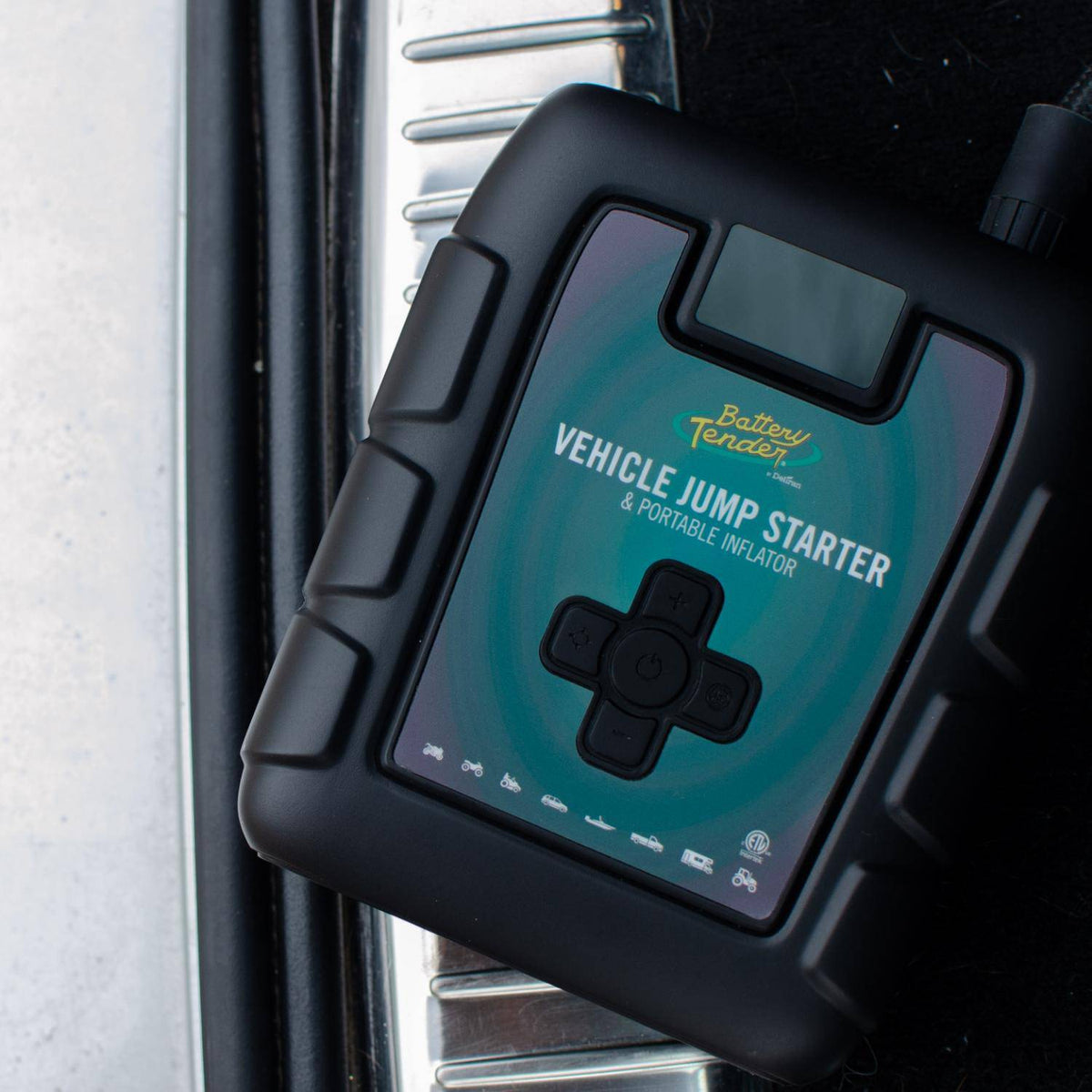 Jump N Start 800 Amp Starter + Tire Inflator | Battery Tender®